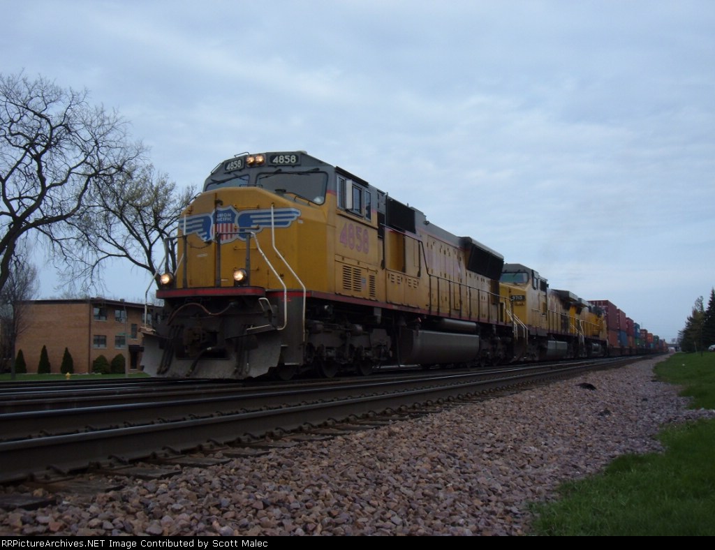 UP 4858, 9715 & 9659